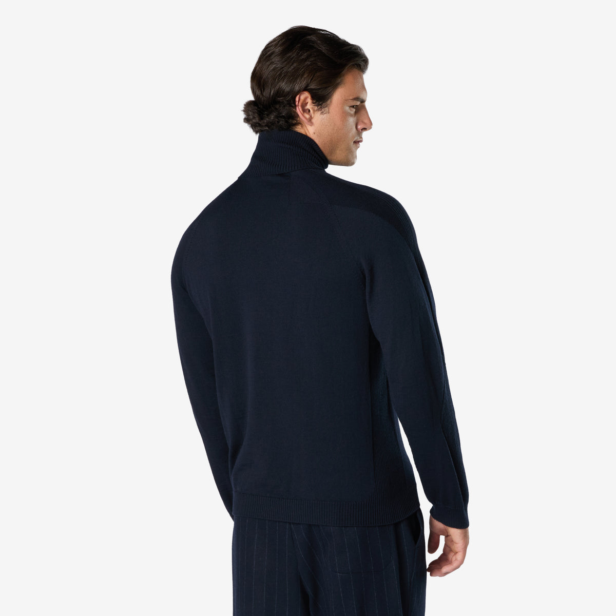 Ultra fine WISH® virgin wool turtle neck sweater - dark blue | SEASE